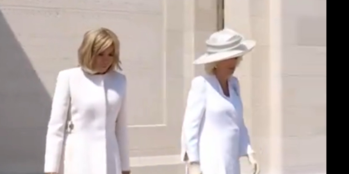 Embarrassant ! Brigitte Macron repoussée par la Reine Camilla au D-Day