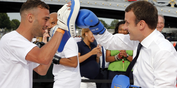 Emmanuel Macron se met à la boxe pour évacuer la pression