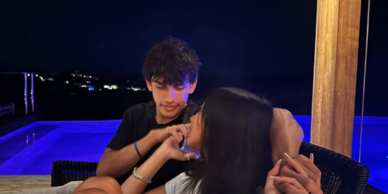 Jade Hallyday amoureuse à Saint-Barth : l'adorable cliché de sa petite sœur Joy