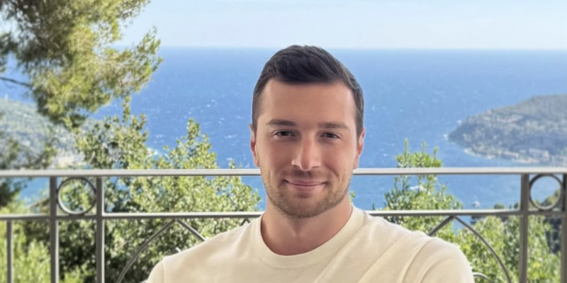 Jordan Bardella en vacances : Une photo qui sème le doute