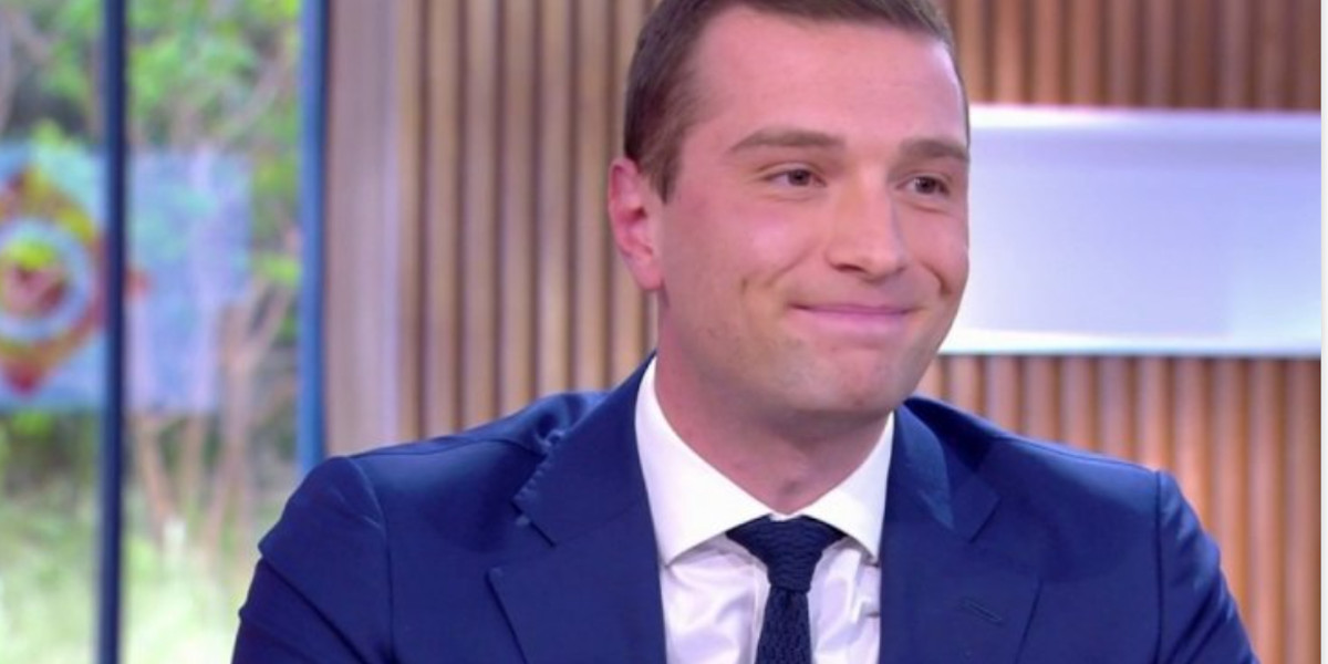 Jordan Bardella touché : une touchante surprise de ses parents ...