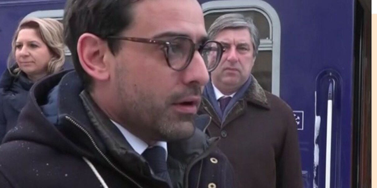 Stéphane Séjourné épinglé à Kiev : Les fautes de français font scandale ...